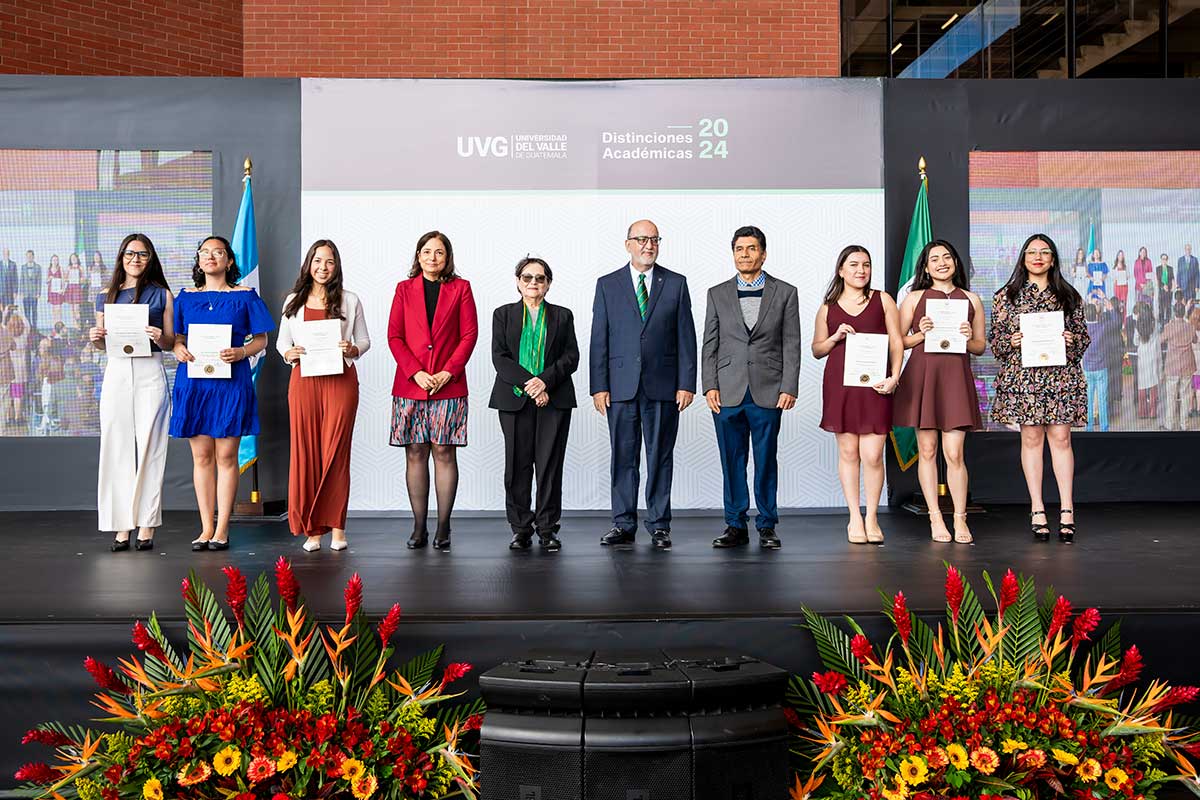 Reconocemos la excelencia en la ceremonia de Distinciones Académicas 2024 | Actualidad UVG